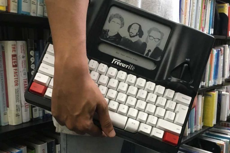 Freewrite Smart Typewriter, Hemingwrite, Traveler Firmware Update 1.6
